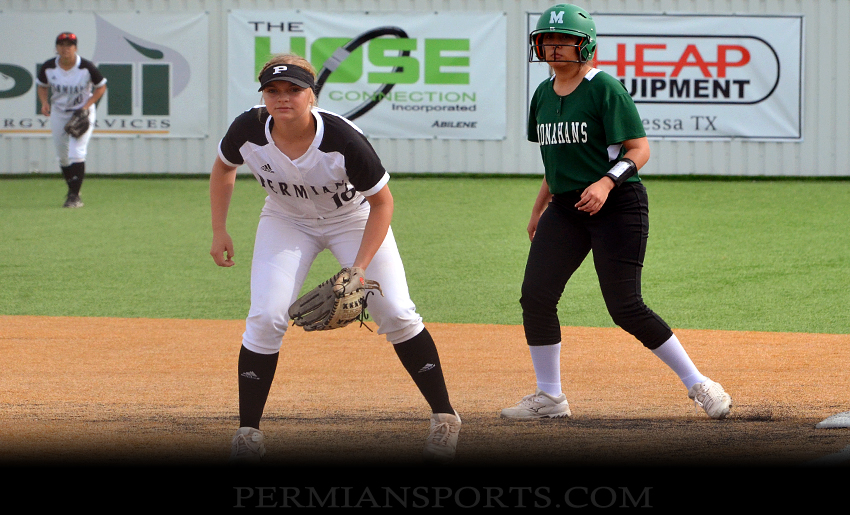 Lady Panther Softball Erupts on Monahans